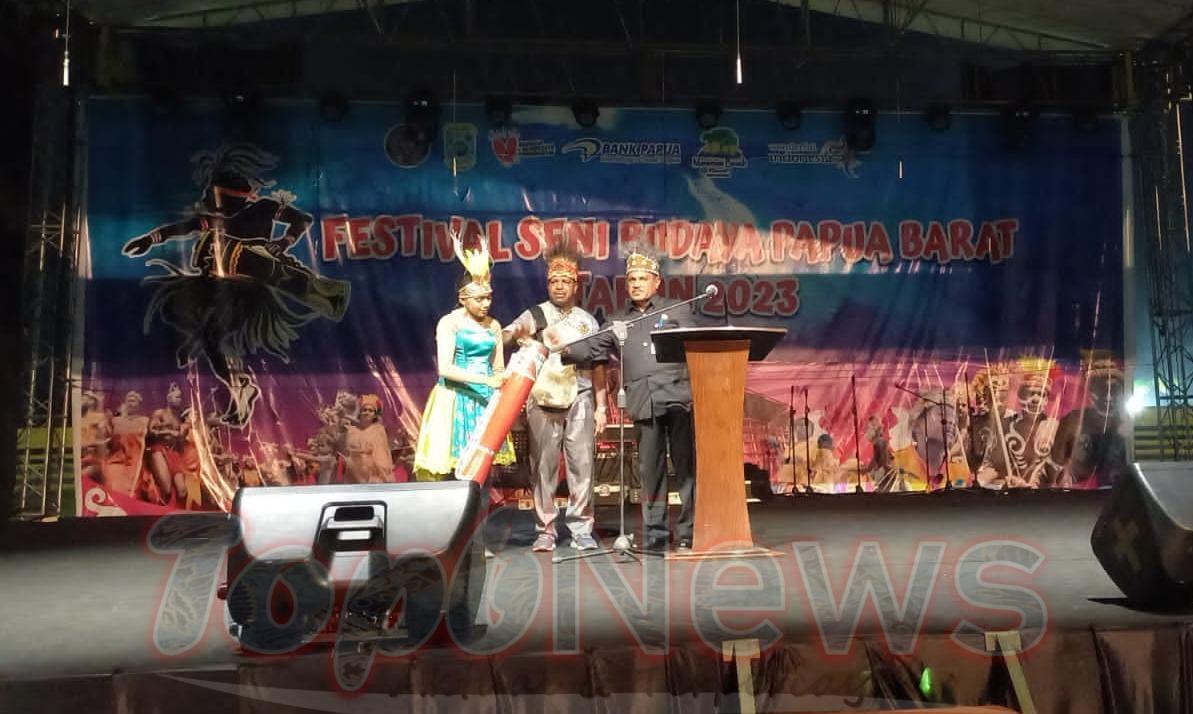 Festival Seni Budaya Papua Barat Sukses, Fonataba Dorong Kolaborasi ...